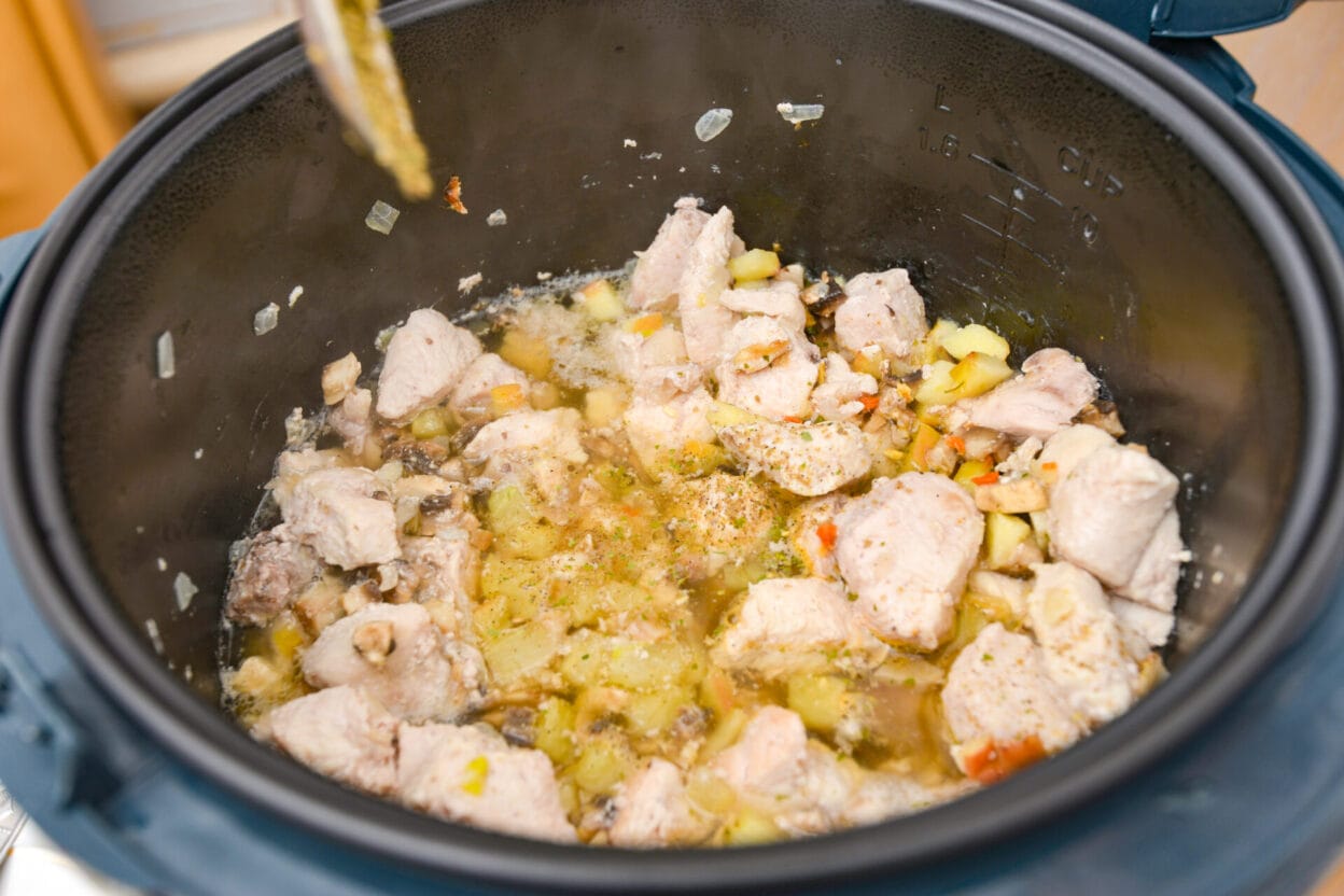 Safest Non-Toxic Slow Cookers - Guide of Crockpots - MAMAVATION
